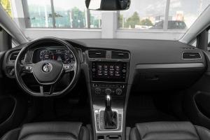 Black Volkswagen Golf 2019 in Vilnius, with an engine capacity of 1.50 L and mileage of 157 thousand km for 13950 €, photo 16 on AUTOMOTO.COM.LV