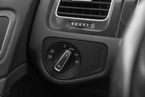 Black Volkswagen Golf 2019 in Vilnius, with an engine capacity of 1.50 L and mileage of 157 thousand km for 13950 €, photo 17 on AUTOMOTO.COM.LV