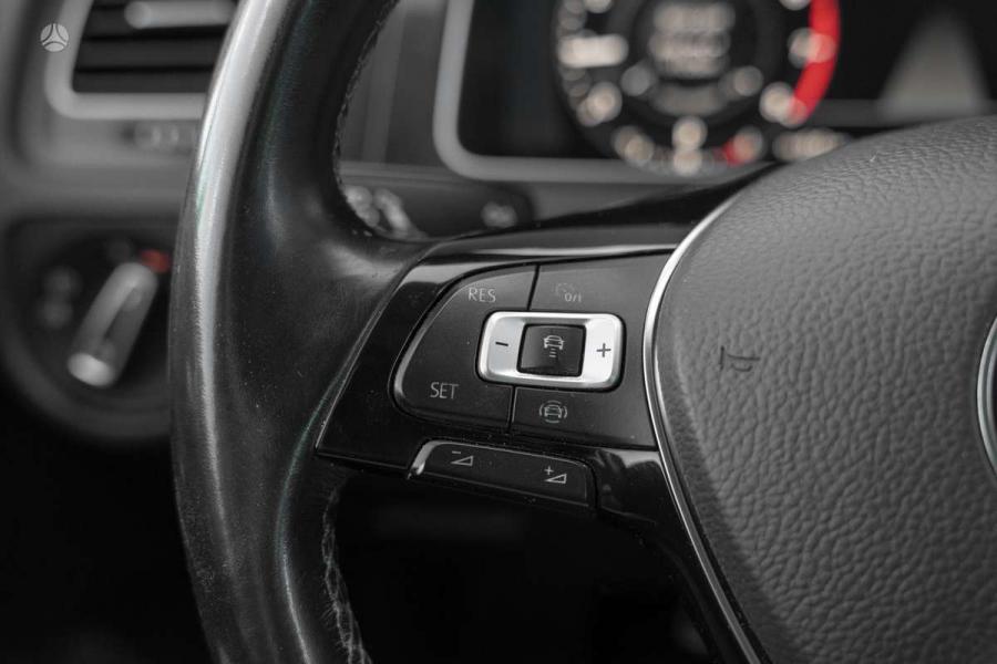 Black Volkswagen Golf 2019 in Vilnius, with an engine capacity of 1.50 L and mileage of 157 thousand km for 13950 €, photo 18 on AUTOMOTO.COM.LV