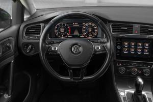 Black Volkswagen Golf 2019 in Vilnius, with an engine capacity of 1.50 L and mileage of 157 thousand km for 13950 €, photo 19 on AUTOMOTO.COM.LV