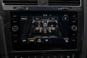 Black Volkswagen Golf 2019 in Vilnius, with an engine capacity of 1.50 L and mileage of 157 thousand km for 13950 €, photo 22 on AUTOMOTO.COM.LV
