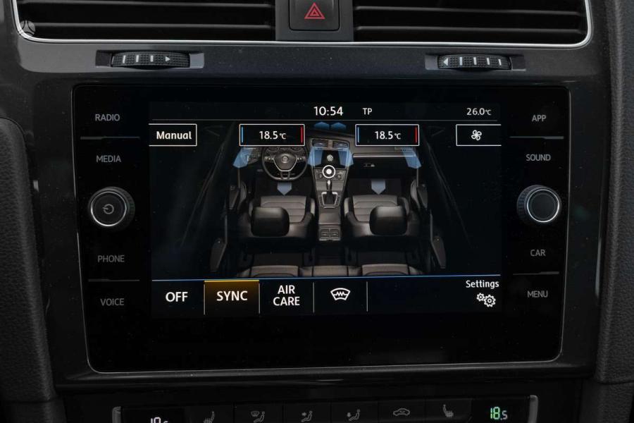 Black Volkswagen Golf 2019 in Vilnius, with an engine capacity of 1.50 L and mileage of 157 thousand km for 13950 €, photo 22 on AUTOMOTO.COM.LV