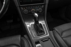 Black Volkswagen Golf 2019 in Vilnius, with an engine capacity of 1.50 L and mileage of 157 thousand km for 13950 €, photo 25 on AUTOMOTO.COM.LV