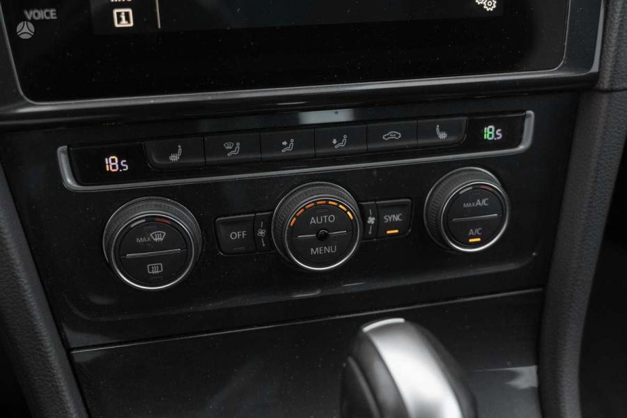 Black Volkswagen Golf 2019 in Vilnius, with an engine capacity of 1.50 L and mileage of 157 thousand km for 13950 €, photo 26 on AUTOMOTO.COM.LV