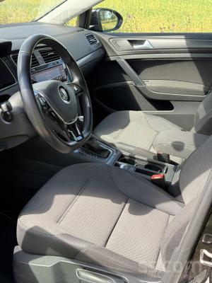 Black Volkswagen Golf 2019 in Riga, with an engine capacity of 1.50 L and mileage of 208 thousand km for 9990 €, photo 11 on AUTOMOTO.COM.LV
