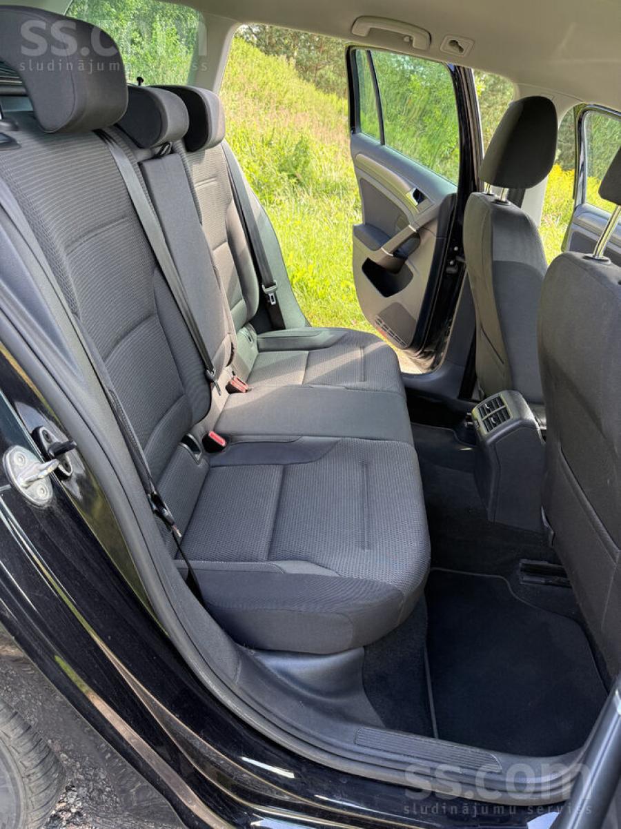 Black Volkswagen Golf 2019 in Riga, with an engine capacity of 1.50 L and mileage of 208 thousand km for 9990 €, photo 12 on AUTOMOTO.COM.LV