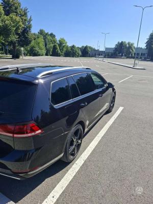 Black Volkswagen Golf 2019 in Ukmerge, with an engine capacity of 1.60 L and mileage of 251 thousand km for 8595 €, photo 8 on AUTOMOTO.COM.LV