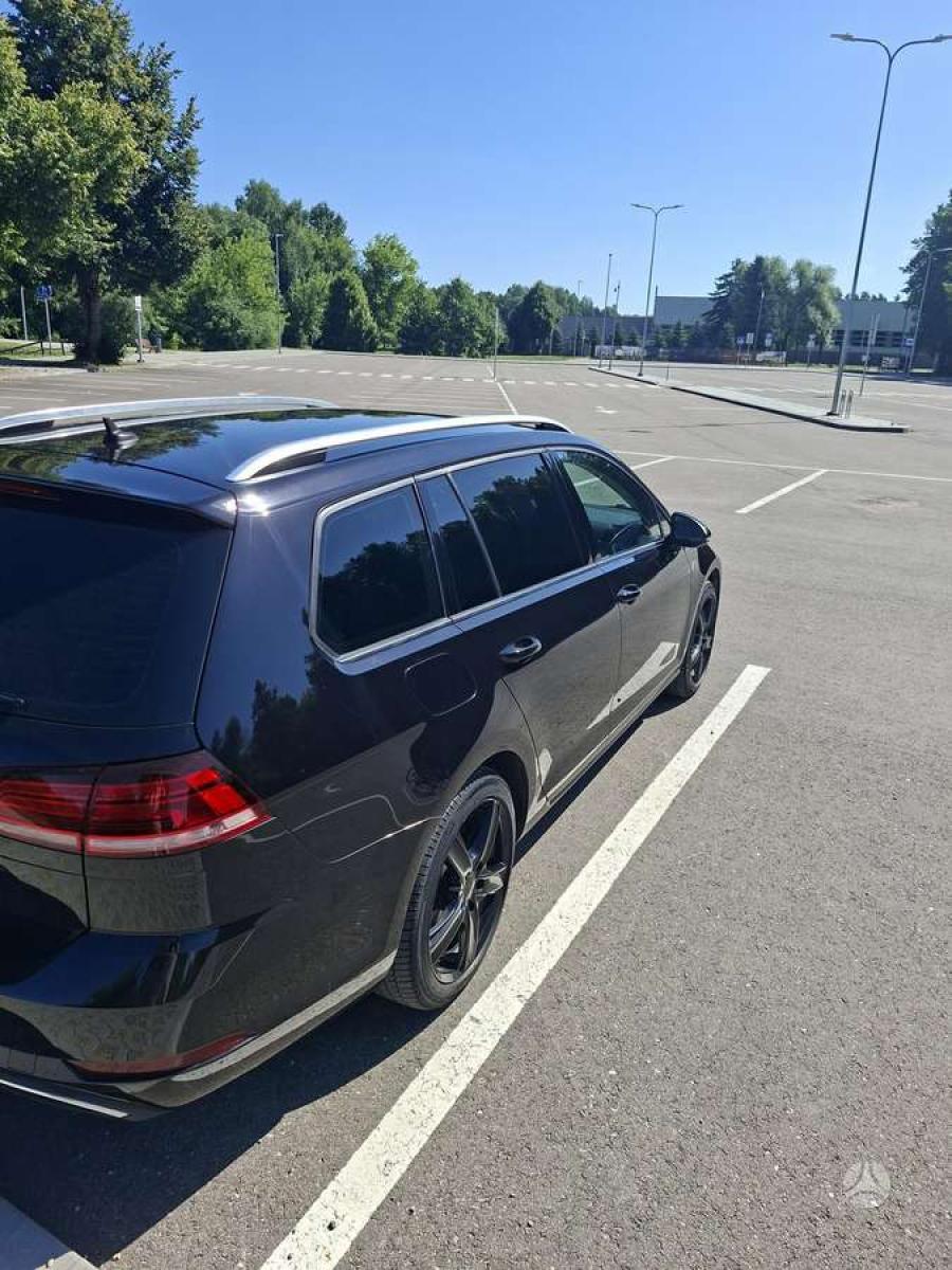 Black Volkswagen Golf 2019 in Ukmerge, with an engine capacity of 1.60 L and mileage of 251 thousand km for 8595 €, photo 8 on AUTOMOTO.COM.LV