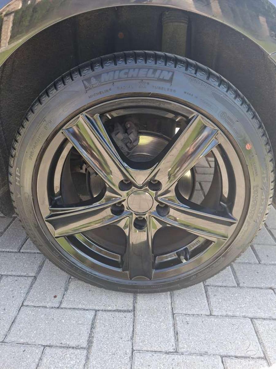 Black Volkswagen Golf 2019 in Ukmerge, with an engine capacity of 1.60 L and mileage of 251 thousand km for 8595 €, photo 12 on AUTOMOTO.COM.LV