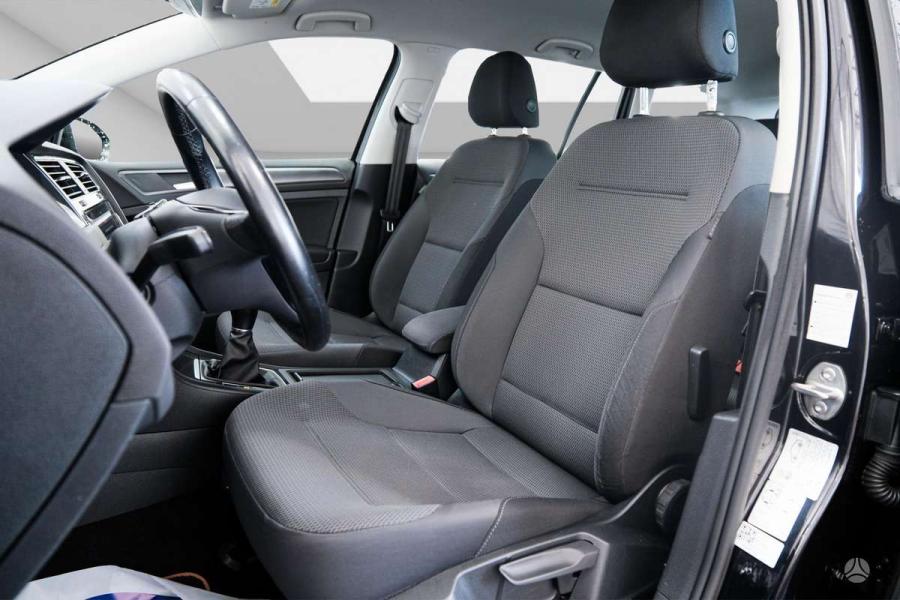 Melns Volkswagen Golf 2019 Kauņa, ar dzinēja tilpumu 1.00 L un nobraukumu 195 tūkst. km par 9490 €, foto 6 vietnē AUTOMOTO.COM.LV