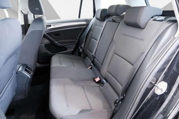 Black Volkswagen Golf 2019 in Kaunas, with an engine capacity of 1.00 L and mileage of 195 thousand km for 9490 €, photo 8 on AUTOMOTO.COM.LV