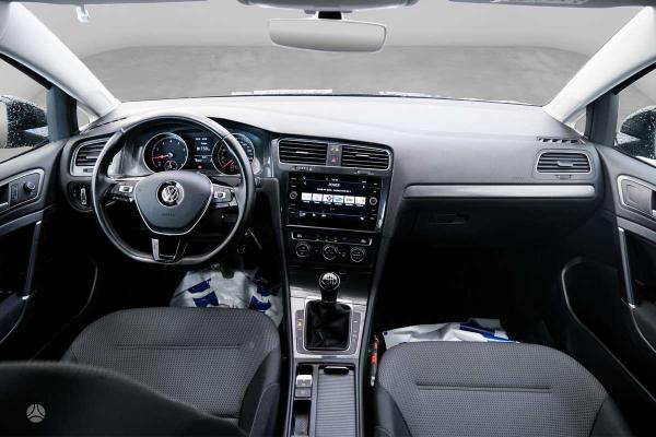 Black Volkswagen Golf 2019 in Kaunas, with an engine capacity of 1.00 L and mileage of 195 thousand km for 9490 €, photo 9 on AUTOMOTO.COM.LV