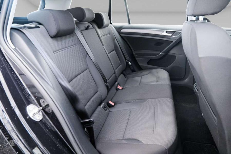 Melns Volkswagen Golf 2019 Kauņa, ar dzinēja tilpumu 1.00 L un nobraukumu 195 tūkst. km par 9490 €, foto 12 vietnē AUTOMOTO.COM.LV