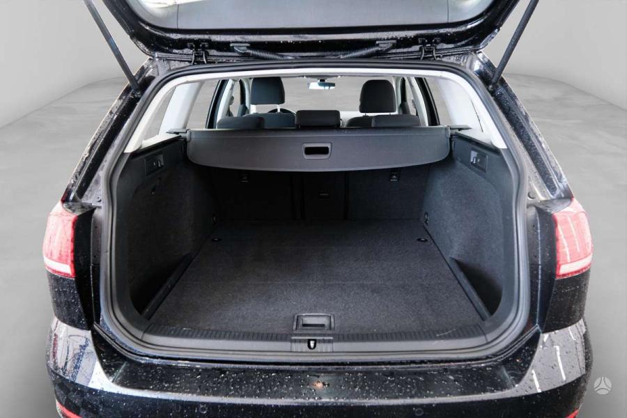 Melns Volkswagen Golf 2019 Kauņa, ar dzinēja tilpumu 1.00 L un nobraukumu 195 tūkst. km par 9490 €, foto 13 vietnē AUTOMOTO.COM.LV
