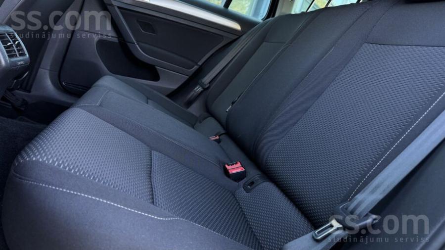Melns Volkswagen Golf 2019 Rīga, ar dzinēja tilpumu 1.50 L un nobraukumu 158 tūkst. km par 8950 €, foto 16 vietnē AUTOMOTO.COM.LV