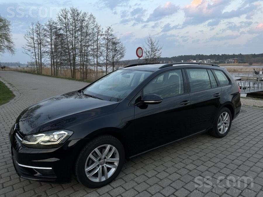 Black Volkswagen Golf 2020 in Jurmala, with an engine capacity of 2.00 L and mileage of 159 thousand km for 14500 €, photo 2 on AUTOMOTO.COM.LV