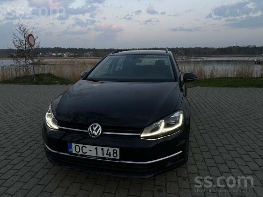 Black Volkswagen Golf 2020 in Jurmala, with an engine capacity of 2.00 L and mileage of 159 thousand km for 14500 €, photo 3 on AUTOMOTO.COM.LV