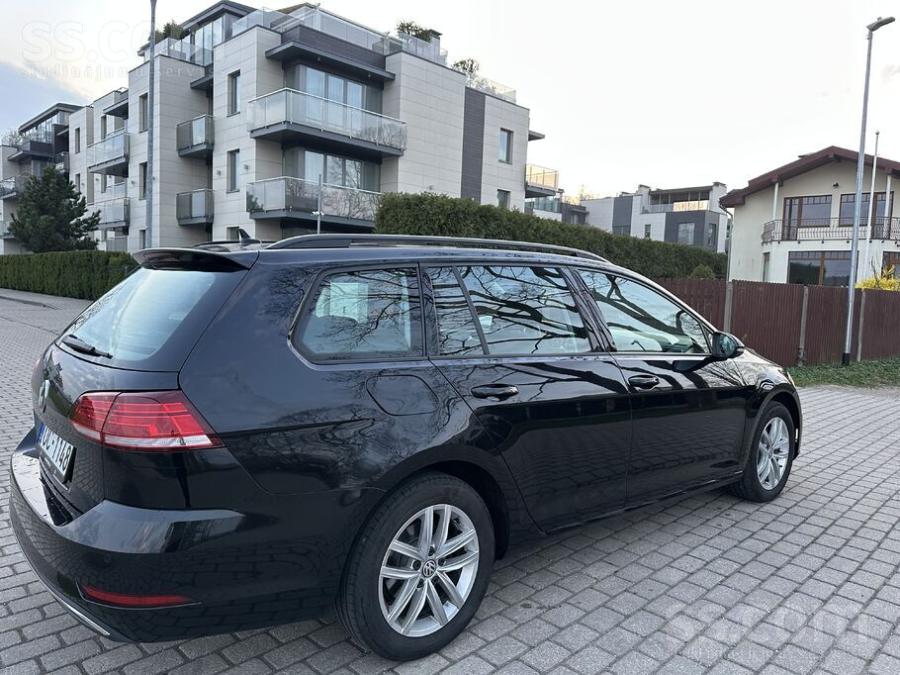 Black Volkswagen Golf 2020 in Jurmala, with an engine capacity of 2.00 L and mileage of 159 thousand km for 14500 €, photo 5 on AUTOMOTO.COM.LV