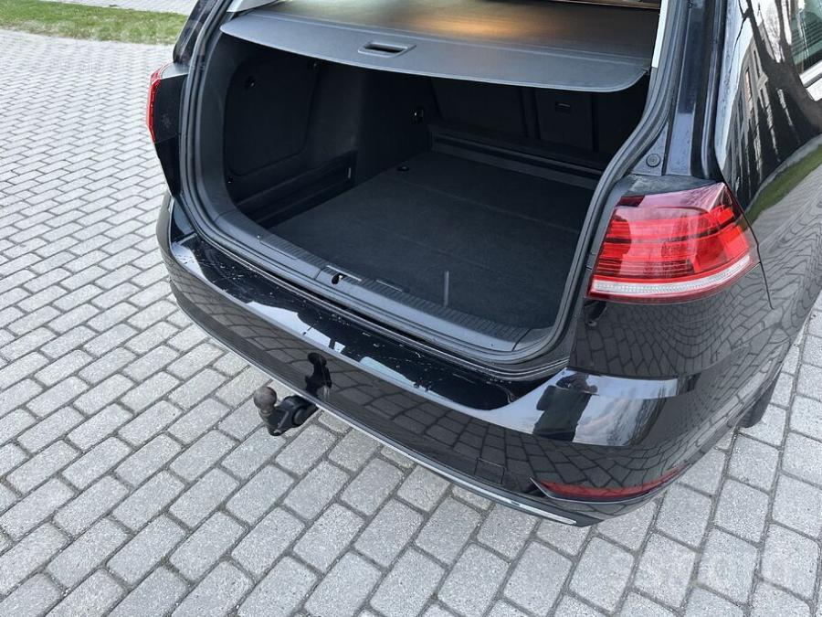 Black Volkswagen Golf 2020 in Jurmala, with an engine capacity of 2.00 L and mileage of 159 thousand km for 14500 €, photo 9 on AUTOMOTO.COM.LV