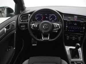 Black Volkswagen Golf 2020 in Vilnius, with an engine capacity of 1.50 L and mileage of 219 thousand km for 11699 €, photo 17 on AUTOMOTO.COM.LV