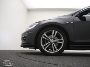 Black Volkswagen Golf 2020 in Vilnius, with an engine capacity of 1.50 L and mileage of 219 thousand km for 11699 €, photo 28 on AUTOMOTO.COM.LV