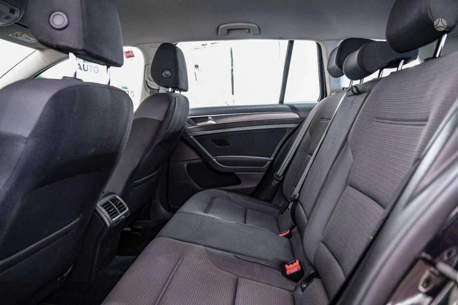 Melns Volkswagen Golf 2020 Kauņa, ar dzinēja tilpumu 1.00 L un nobraukumu 194 tūkst. km par 9490 €, foto 10 vietnē AUTOMOTO.COM.LV
