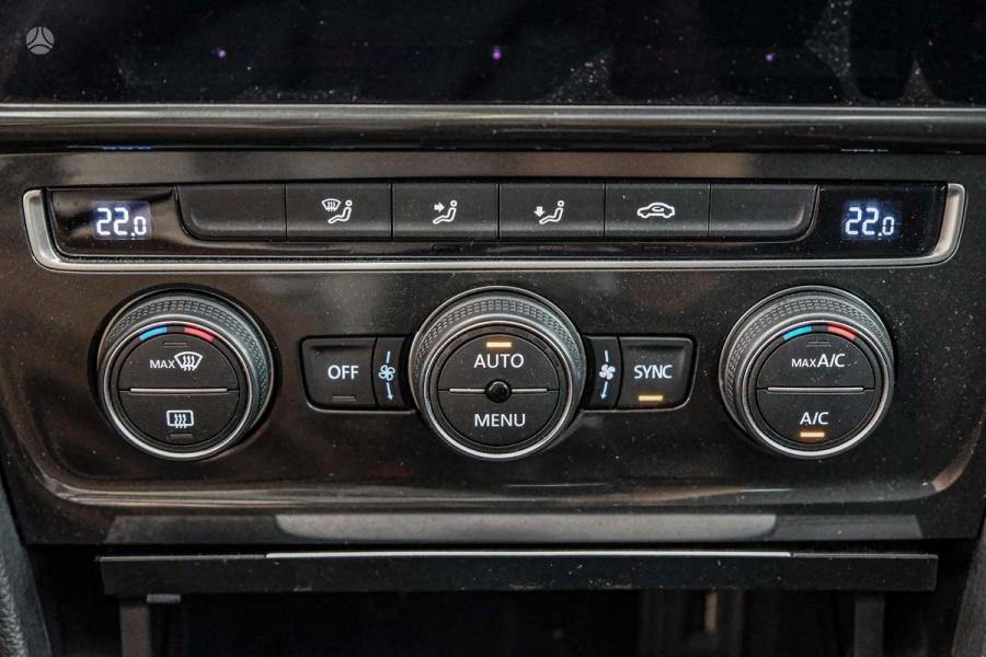 Melns Volkswagen Golf 2020 Kauņa, ar dzinēja tilpumu 1.00 L un nobraukumu 194 tūkst. km par 9490 €, foto 18 vietnē AUTOMOTO.COM.LV