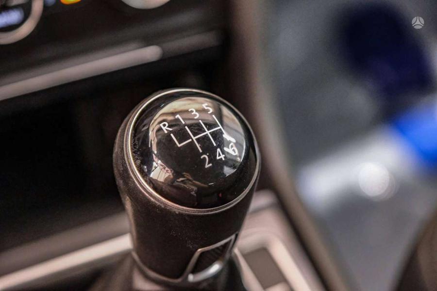 Melns Volkswagen Golf 2020 Kauņa, ar dzinēja tilpumu 1.00 L un nobraukumu 194 tūkst. km par 9490 €, foto 20 vietnē AUTOMOTO.COM.LV