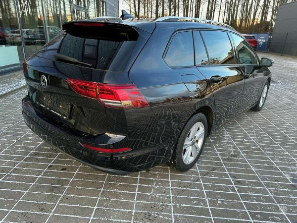 Black Volkswagen Golf 2021 in Kaunas, with an engine capacity of 1.00 L and mileage of 194 thousand km for 12900 €, photo 3 on AUTOMOTO.COM.LV