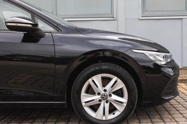 Black Volkswagen Golf 2021 in Ventspils, with an engine capacity of 2.00 L and mileage of 168 thousand km for 17000 €, photo 9 on AUTOMOTO.COM.LV