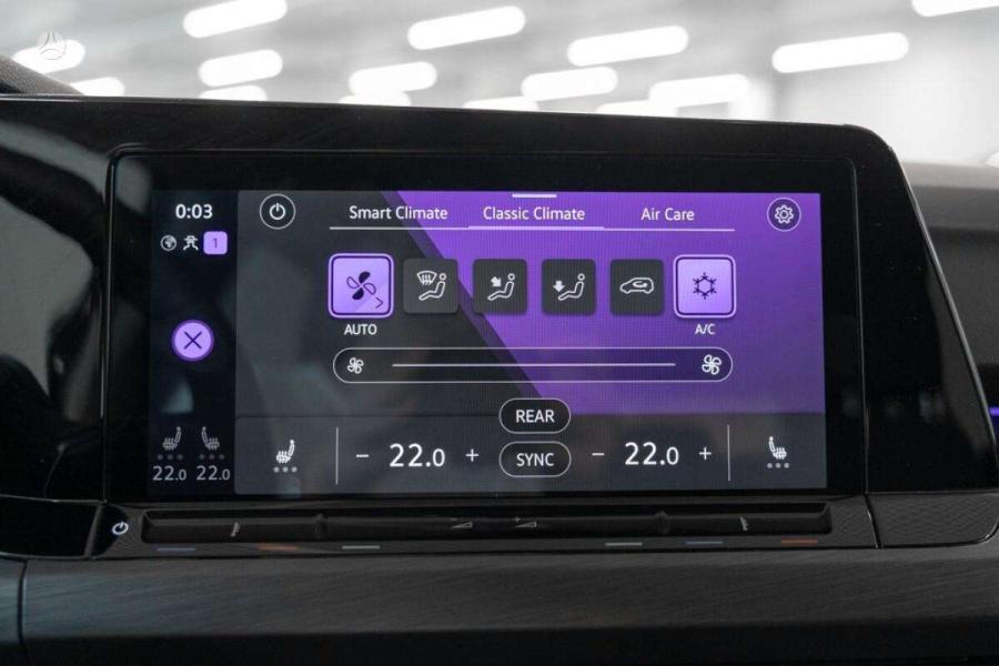 Black Volkswagen Golf 2021 in Vilnius, with an engine capacity of 2.00 L and mileage of 135 thousand km for 18200 €, photo 17 on AUTOMOTO.COM.LV