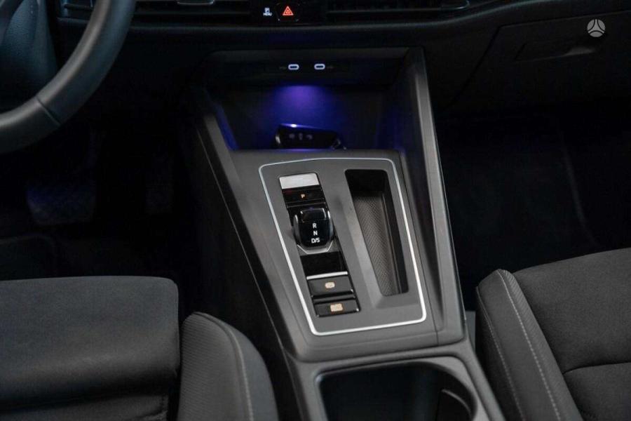 Black Volkswagen Golf 2021 in Vilnius, with an engine capacity of 2.00 L and mileage of 135 thousand km for 18200 €, photo 18 on AUTOMOTO.COM.LV