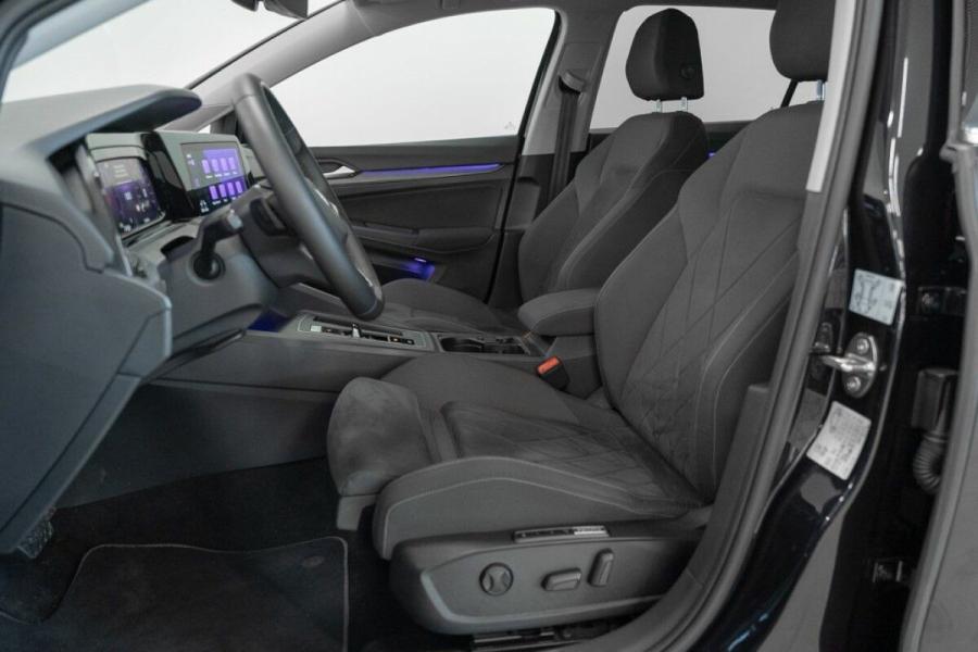 Black Volkswagen Golf 2021 in Vilnius, with an engine capacity of 2.00 L and mileage of 135 thousand km for 18200 €, photo 12 on AUTOMOTO.COM.LV