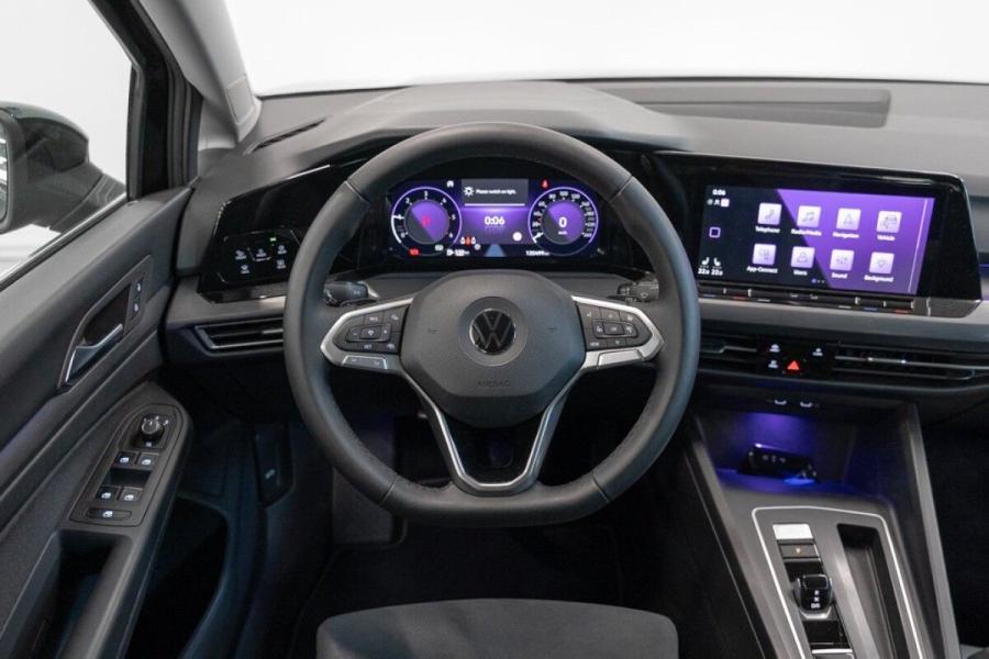 Black Volkswagen Golf 2021 in Vilnius, with an engine capacity of 2.00 L and mileage of 135 thousand km for 18200 €, photo 14 on AUTOMOTO.COM.LV