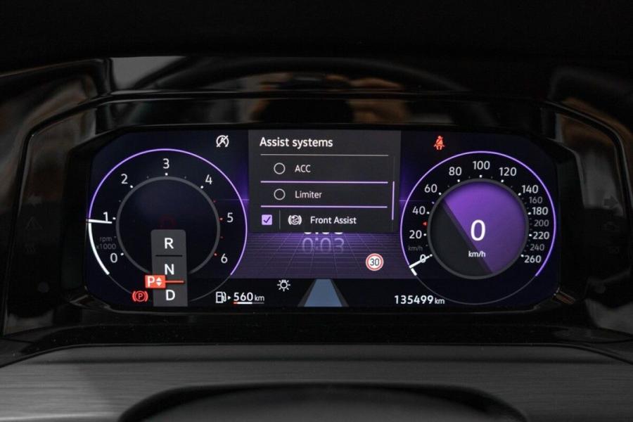 Black Volkswagen Golf 2021 in Vilnius, with an engine capacity of 2.00 L and mileage of 135 thousand km for 18200 €, photo 17 on AUTOMOTO.COM.LV