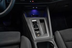 Black Volkswagen Golf 2021 in Vilnius, with an engine capacity of 2.00 L and mileage of 135 thousand km for 18200 €, photo 22 on AUTOMOTO.COM.LV
