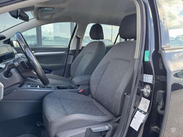 Melns Volkswagen Golf 2021 Viļņa, ar dzinēja tilpumu 1.00 L un nobraukumu 187 tūkst. km par 12250 €, foto 5 vietnē AUTOMOTO.COM.LV
