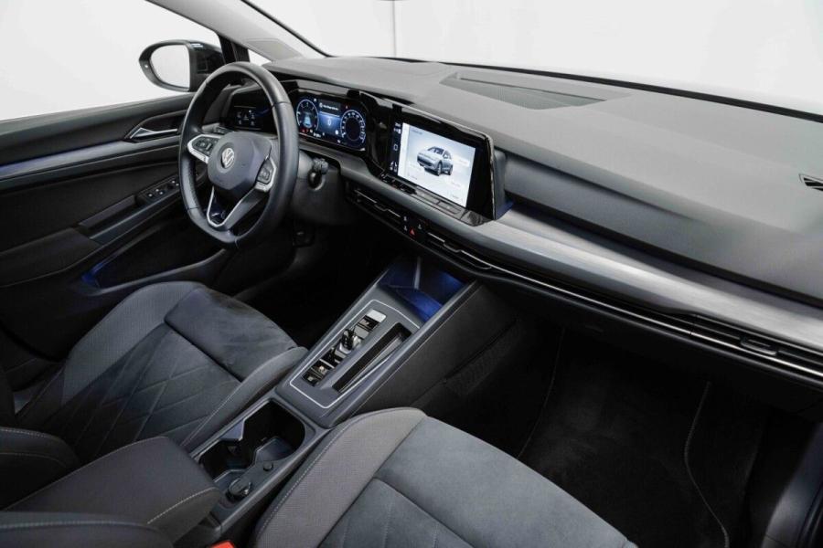 Melns Volkswagen Golf 2021 Tallina, ar dzinēja tilpumu 2.00 L un nobraukumu 118 tūkst. km par 20900 €, foto 8 vietnē AUTOMOTO.COM.LV