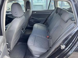 Black Volkswagen Golf 2021 in Vilnius, with an engine capacity of 1.00 L and mileage of 187 thousand km for 10950 €, photo 7 on AUTOMOTO.COM.LV