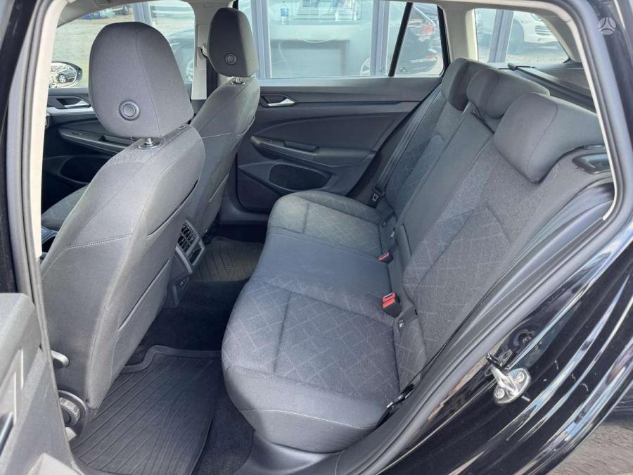 Black Volkswagen Golf 2021 in Vilnius, with an engine capacity of 1.00 L and mileage of 187 thousand km for 10950 €, photo 7 on AUTOMOTO.COM.LV