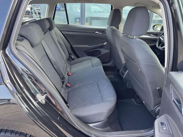 Black Volkswagen Golf 2021 in Vilnius, with an engine capacity of 1.00 L and mileage of 187 thousand km for 10950 €, photo 7 on AUTOMOTO.COM.LV