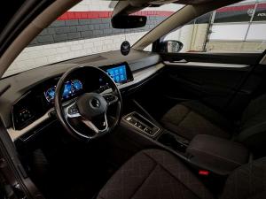 Black Volkswagen Golf 2021 in Kaunas, with an engine capacity of 1.97 L and mileage of 226 thousand km for 12900 €, photo 8 on AUTOMOTO.COM.LV