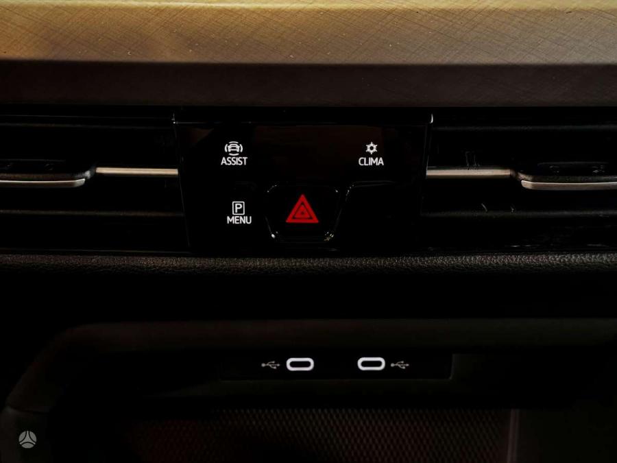 Black Volkswagen Golf 2021 in Kaunas, with an engine capacity of 1.97 L and mileage of 226 thousand km for 12900 €, photo 15 on AUTOMOTO.COM.LV