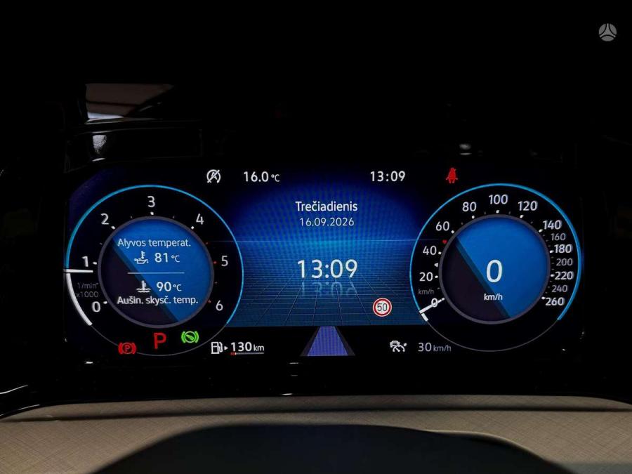 Black Volkswagen Golf 2021 in Kaunas, with an engine capacity of 1.97 L and mileage of 226 thousand km for 12900 €, photo 17 on AUTOMOTO.COM.LV