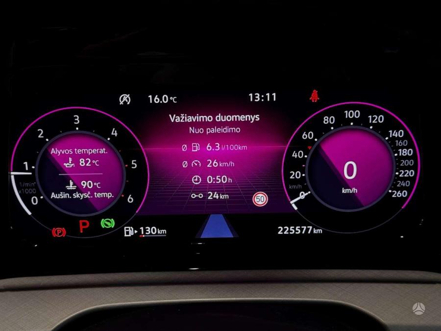 Black Volkswagen Golf 2021 in Kaunas, with an engine capacity of 1.97 L and mileage of 226 thousand km for 12900 €, photo 24 on AUTOMOTO.COM.LV