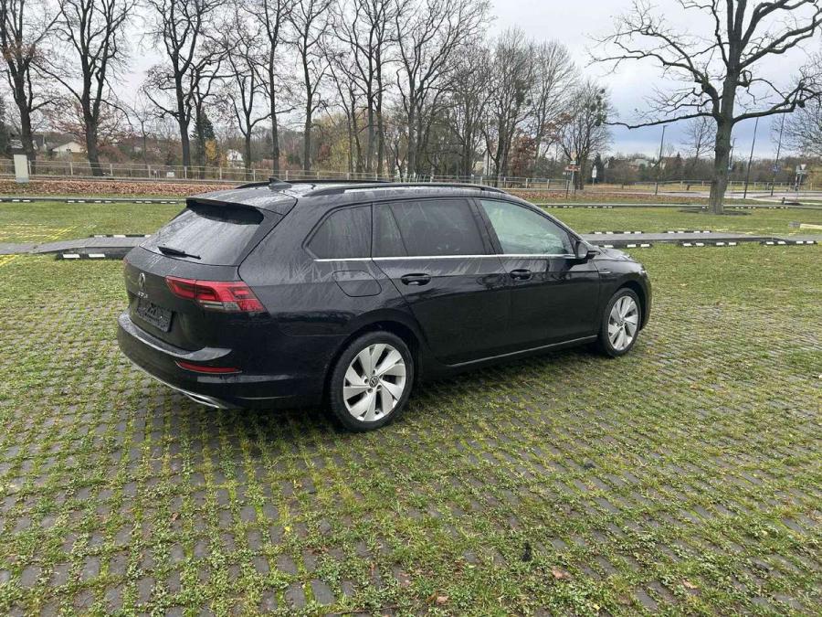 Black Volkswagen Golf 2022 in Kaunas, with an engine capacity of 2.00 L and mileage of 71 thousand km for 21500 €, photo 6 on AUTOMOTO.COM.LV