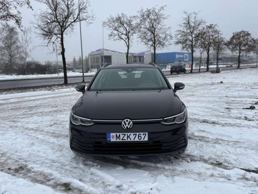 Black Volkswagen Golf 2022 in Siauliai, with an engine capacity of 1.50 L and mileage of 12 thousand km for 17999 €, photo 2 on AUTOMOTO.COM.LV