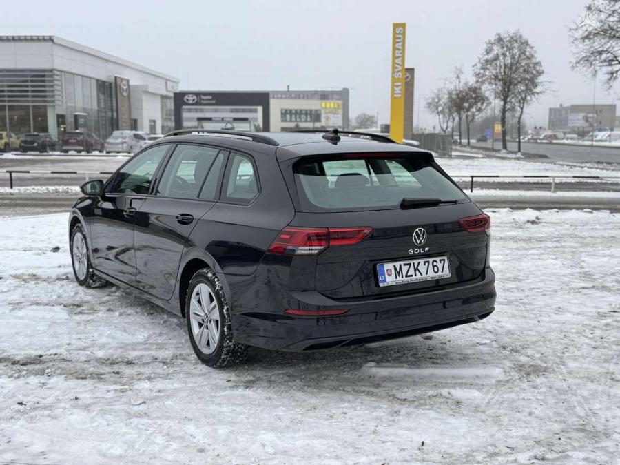 Black Volkswagen Golf 2022 in Siauliai, with an engine capacity of 1.50 L and mileage of 12 thousand km for 17999 €, photo 6 on AUTOMOTO.COM.LV