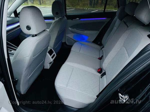 Melns Volkswagen Golf 2022 Tallina, ar dzinēja tilpumu 2.00 L un nobraukumu 179 tūkst. km par 14900 €, foto 11 vietnē AUTOMOTO.COM.LV