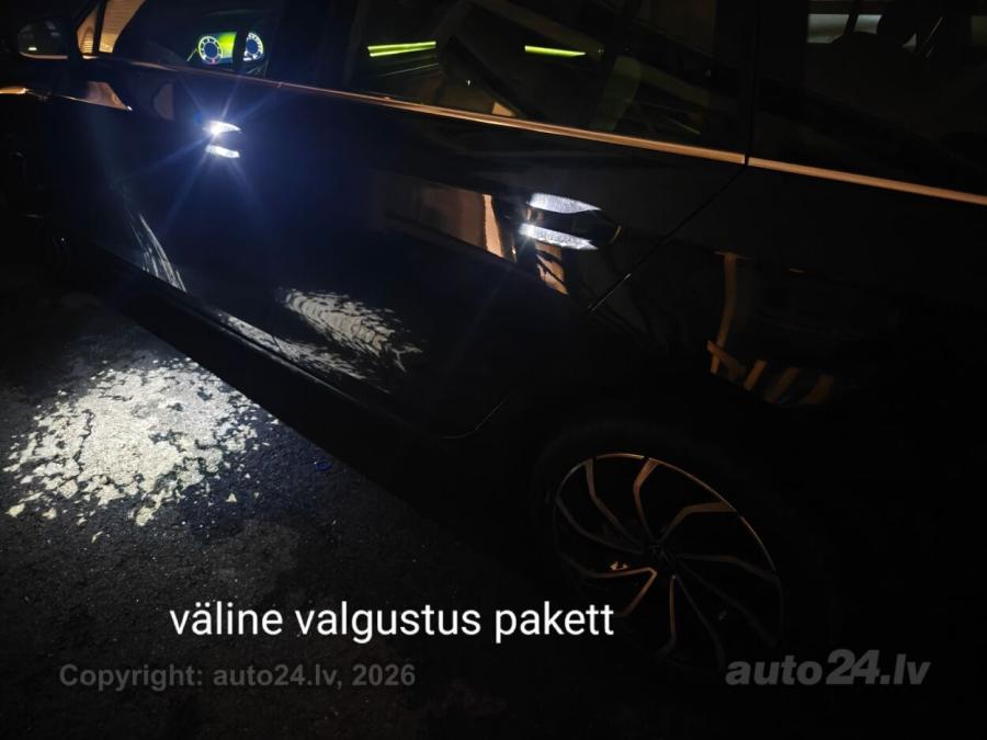 Melns Volkswagen Golf 2022 Tallina, ar dzinēja tilpumu 2.00 L un nobraukumu 204 tūkst. km par 15750 €, foto 19 vietnē AUTOMOTO.COM.LV